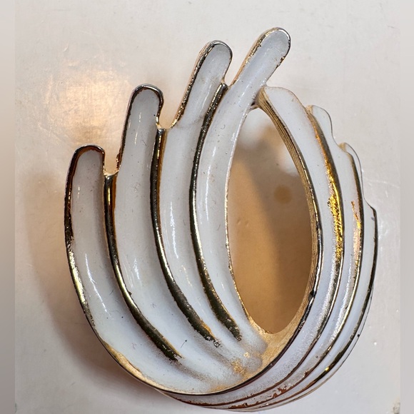 Torino | Jewelry | Vintage Torino Gold Tone White Brooch | Poshmark